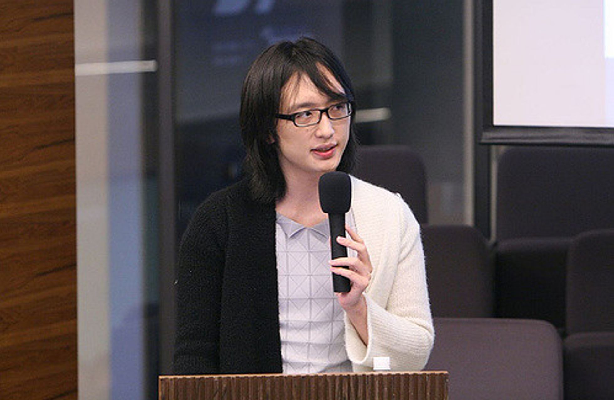 Audrey Tang / Transgenre surdouée et ministre du digital