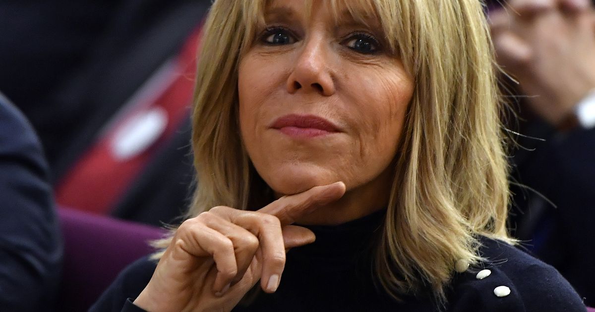 Brigitte Macron surprend dans une superbe veste écossaise Balmain