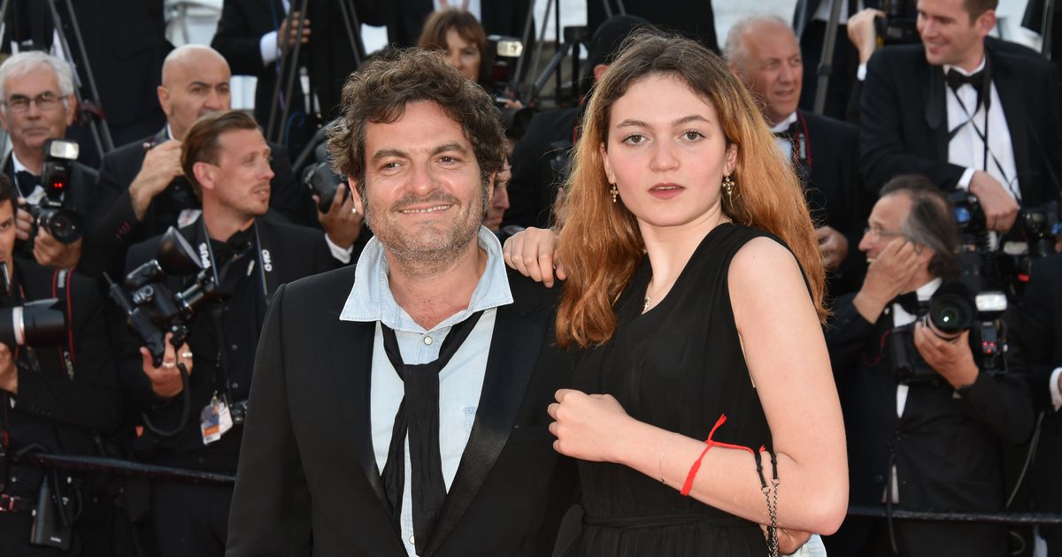 Billie Chedid, la fille de M monte les marches pour la première fois