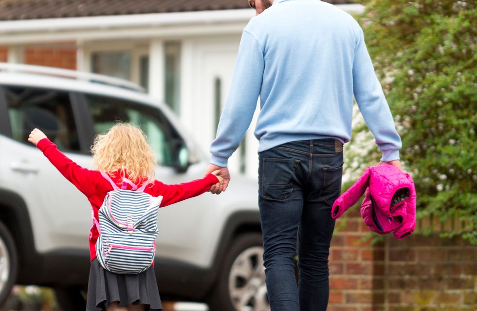 Les enfants devraient se laver tout de suite en rentrant de l'école Les enfants devraient se laver tout de suite en rentrant de l'école