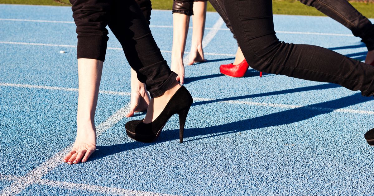 Elle court le marathon de Paris avec des talons hauts