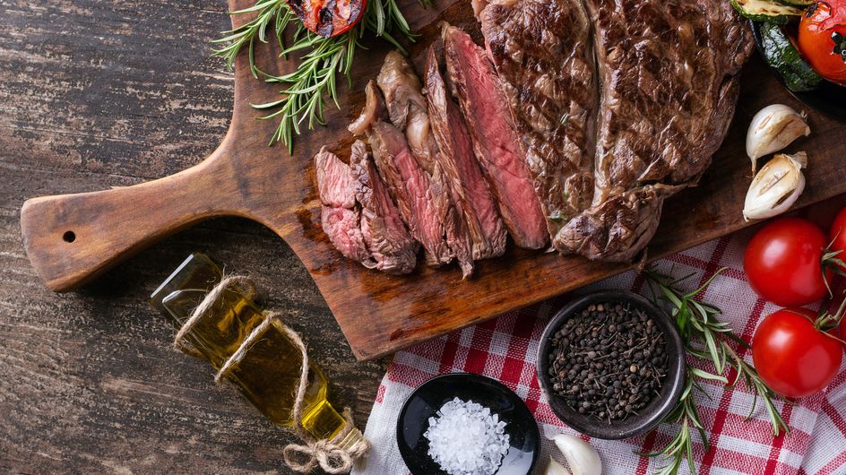 Amateurs de viande : les must have des ustensiles que vous devez avoir