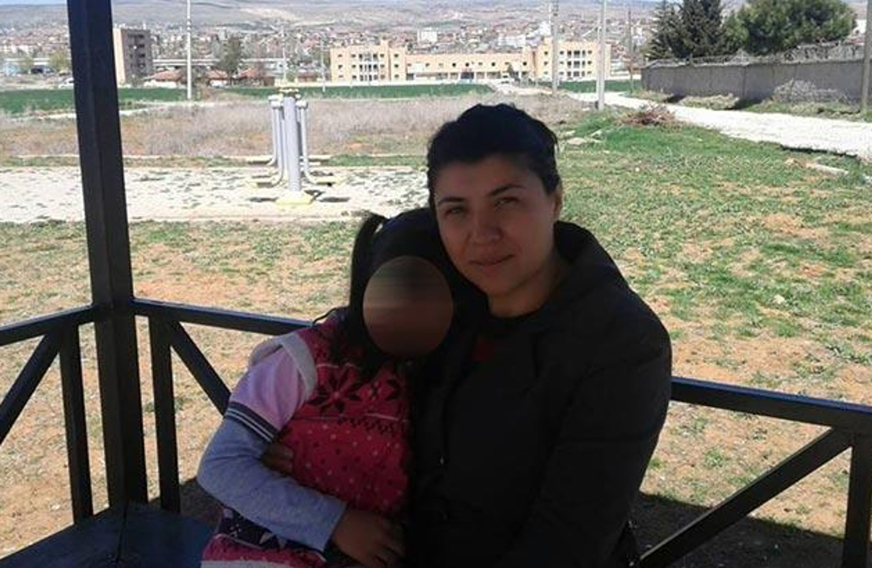 Tuée par son ex-mari, le meurtre filmé d'Emine Bulut choque la Turquie