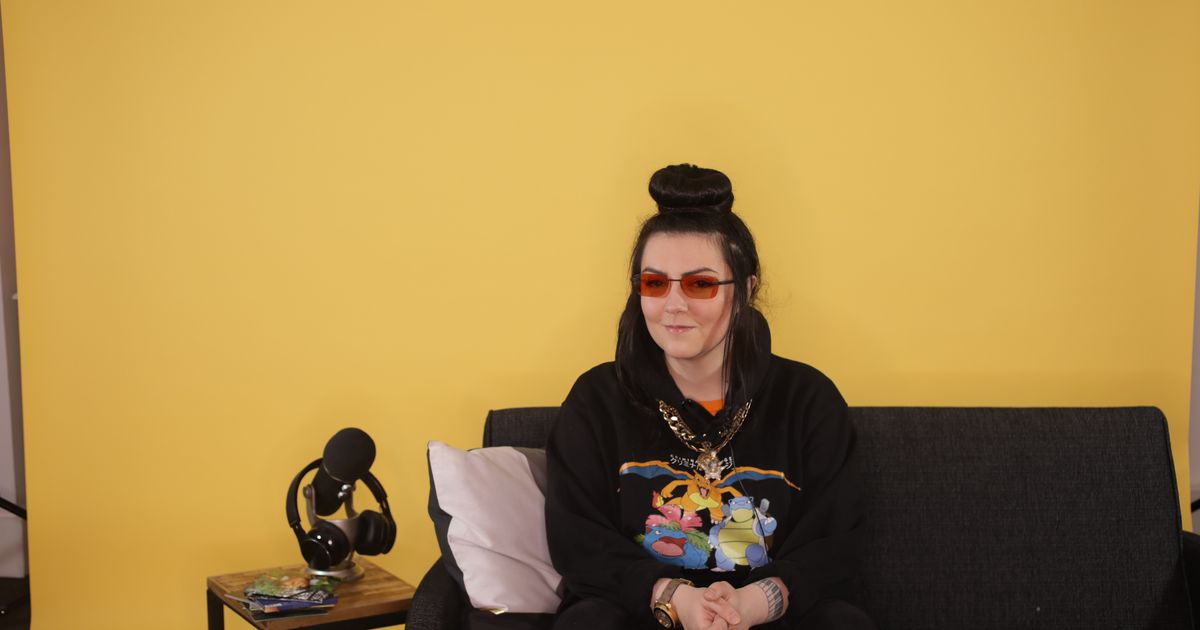 "Je n'avais jamais dit 'Je t'aime' en musique" : la chanteuse Hoshi se ...