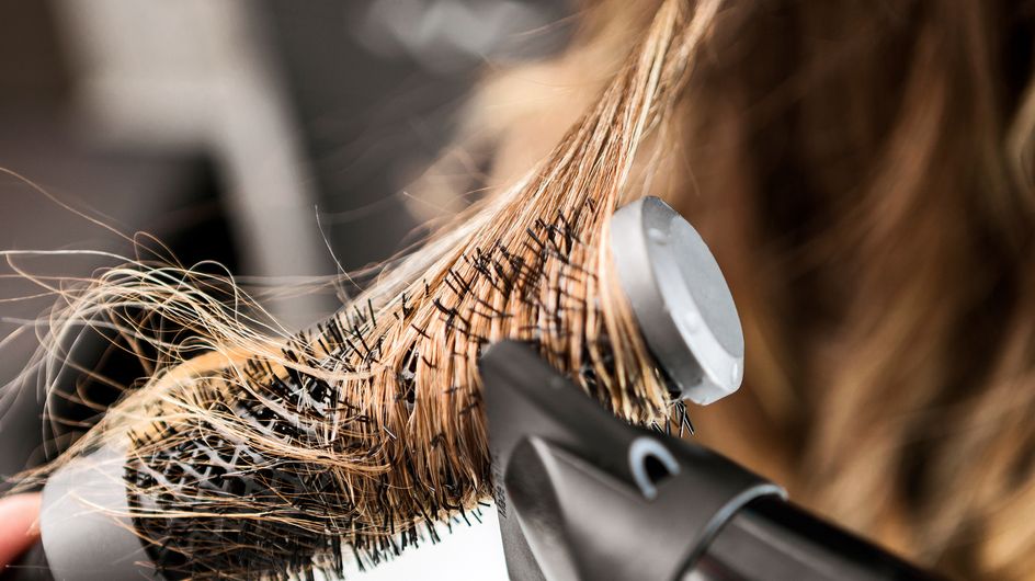 Coiffure : l’astuce de pro pour réussir son brushing en 5 minutes