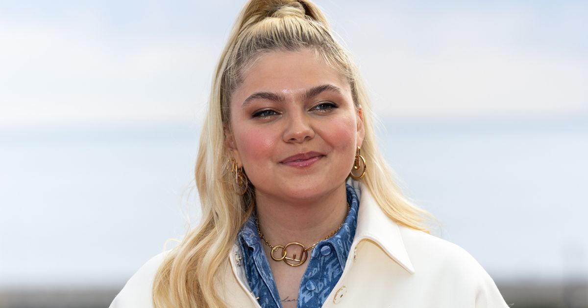 PHOTO - Louane canon, elle adopte la tendance ultime du moment