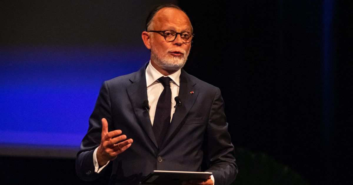 Edouard Philippe : après le vitiligo, l'ancien Premier ministre annonce ... Edouard Philippe : après le vitiligo, l'ancien Premier ministre annonce ...