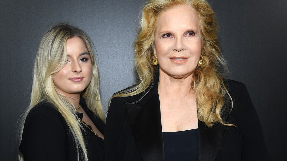 Sylvie Vartan : sa fille Darina à la pointe de la mode, elle affiche sa tenue tendance sur Instagram