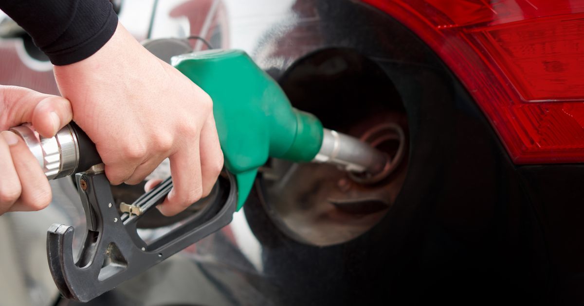 Inflation : le prix de l’essence en baisse, mais pour combien de temps