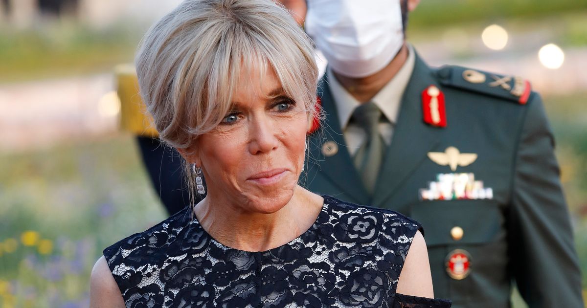 Brigitte Macron : la première Dame adopte de nouvelles lunettes tendance