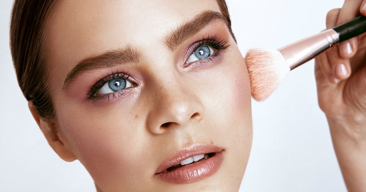 Notre top 2023 des meilleurs highlighters, pour un teint glowy