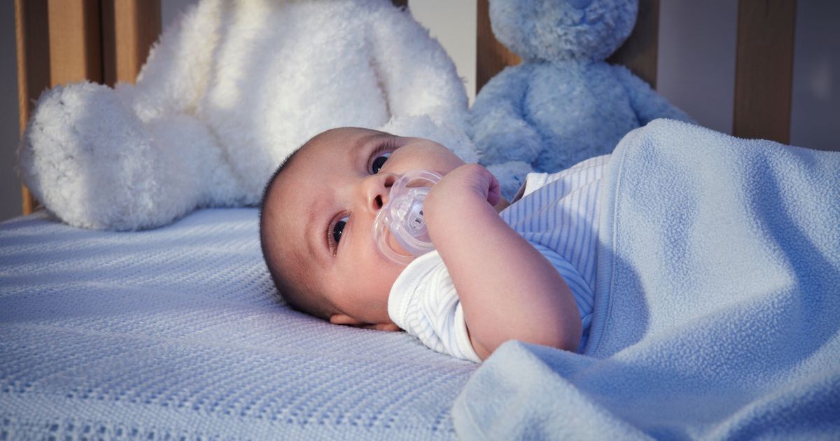 À partir de quel âge arrêter le cododo ? Un sage-femme répond