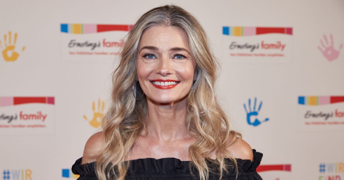 PHOTO. Seins nus et cheveux gris à 57 ans, Paulina Porizkova partage un ...
