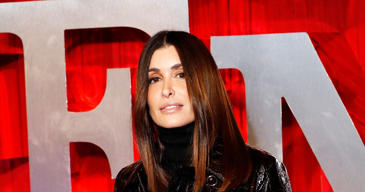 PHOTO. Jenifer surprend : sa pièce mode originale et unique fait sensation