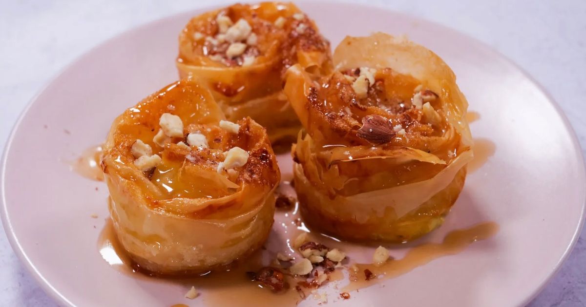 Voici comment réaliser le fameux crinkle filo cake, dessert star de ...