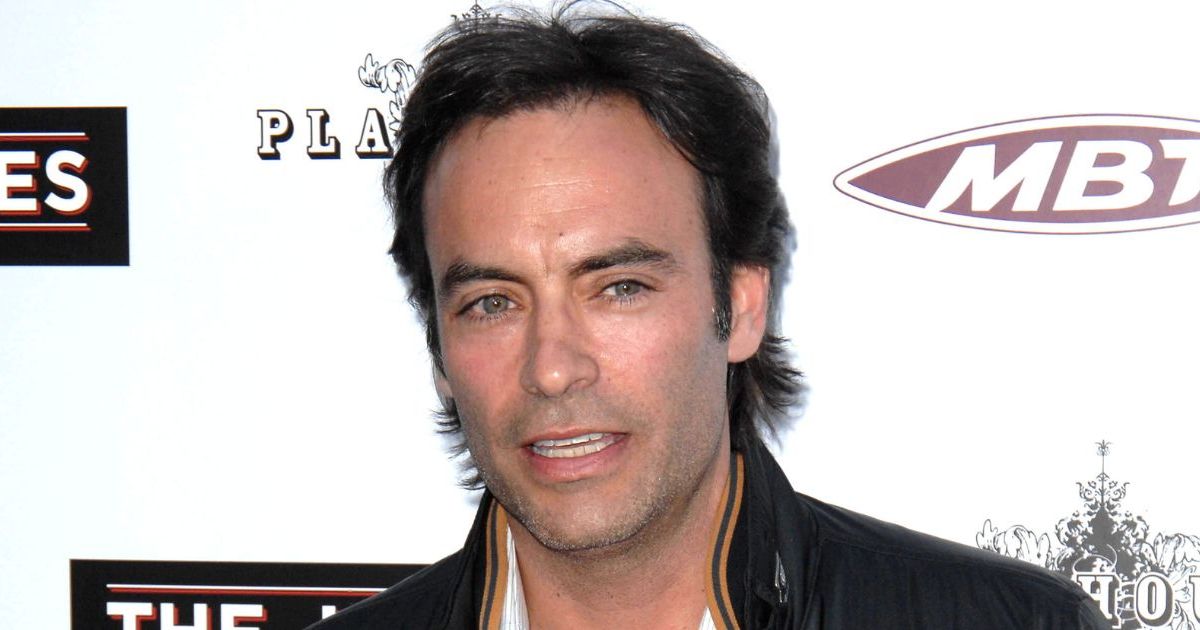 Anthony Delon : rare et touchante révélation sur ses deux filles Lou et Liv