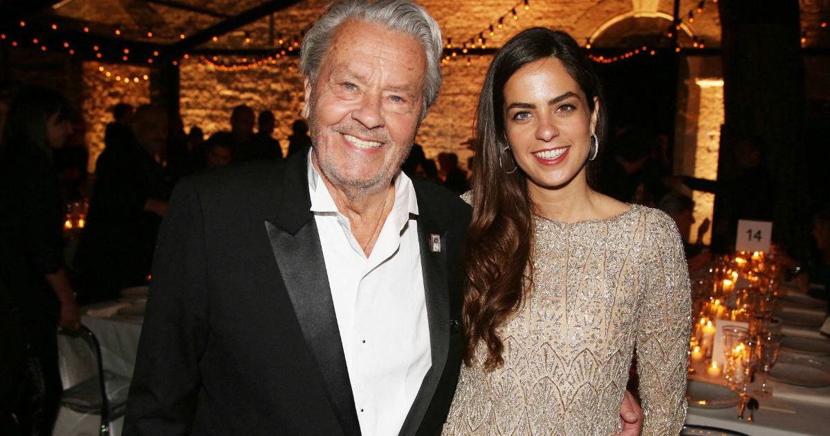 Anouchka Delon évoque la santé de son père Alain Delon : "Je vous rassure…"