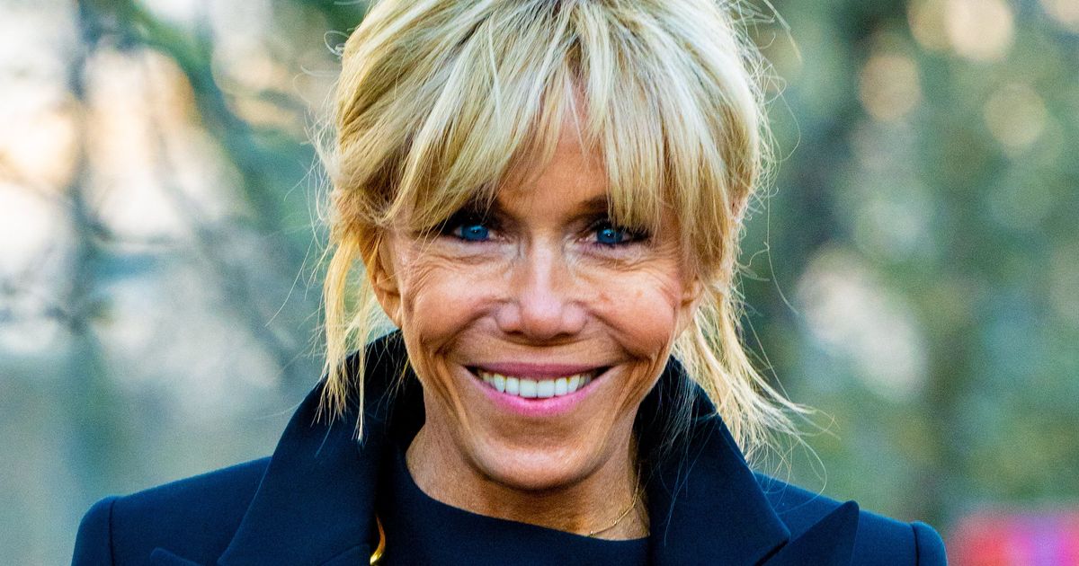 Brigitte Macron sublime, elle s'affiche avec un costume qui la magnifie