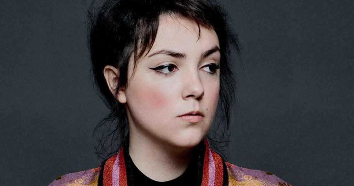 Hoshi surprend ses fans en dévoilant une photo d'elle sans son célèbre ...