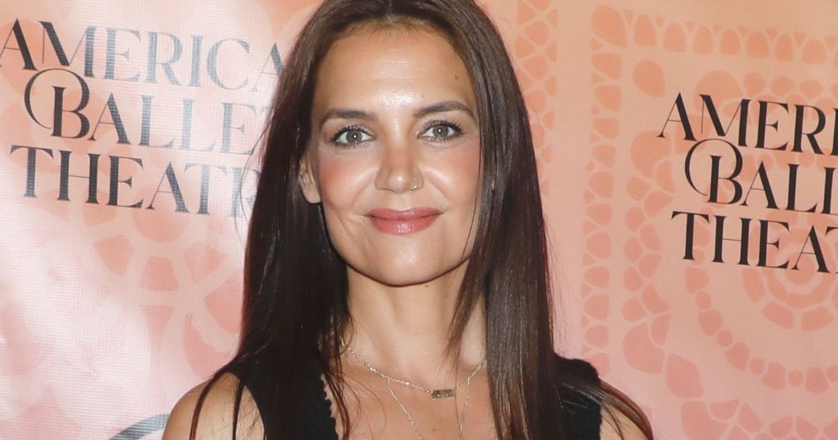 Katie Holmes abdos saillants à 44 ans, elle affiche une silhouette incroyable