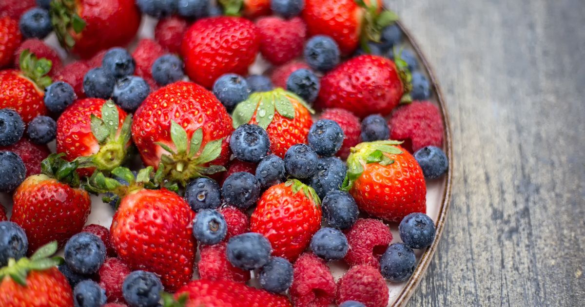 Savez-vous comment bien décongeler des fruits rouges surgelés, sans qu ...