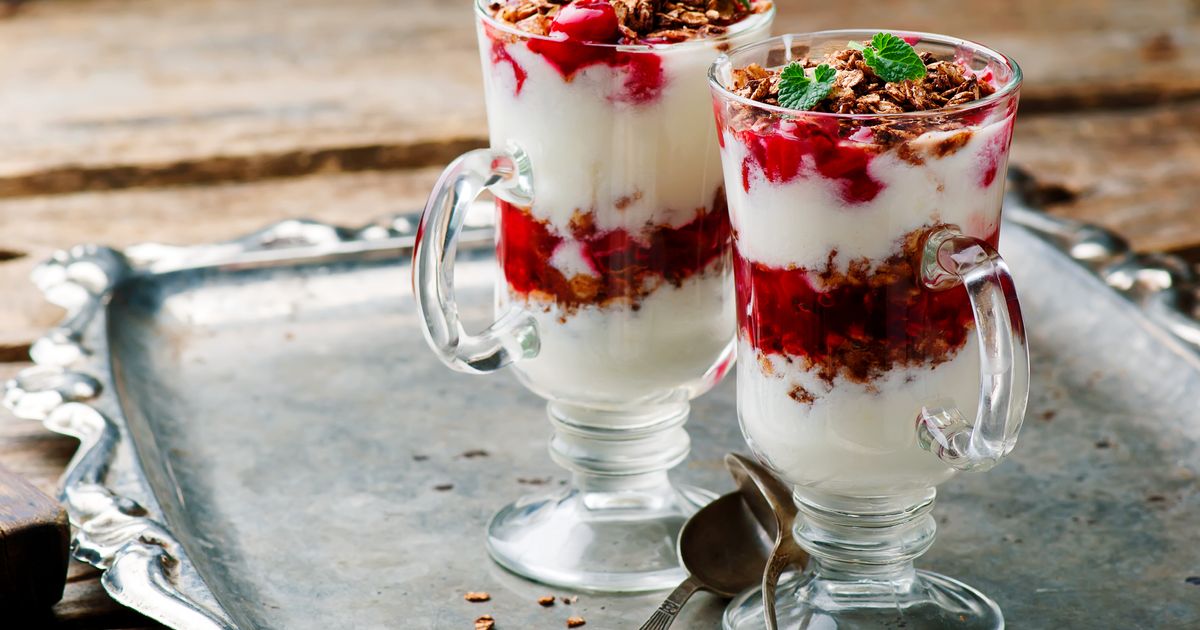 Recette express : Cyril Lignac dévoile ses verrines façon cheesecake ...