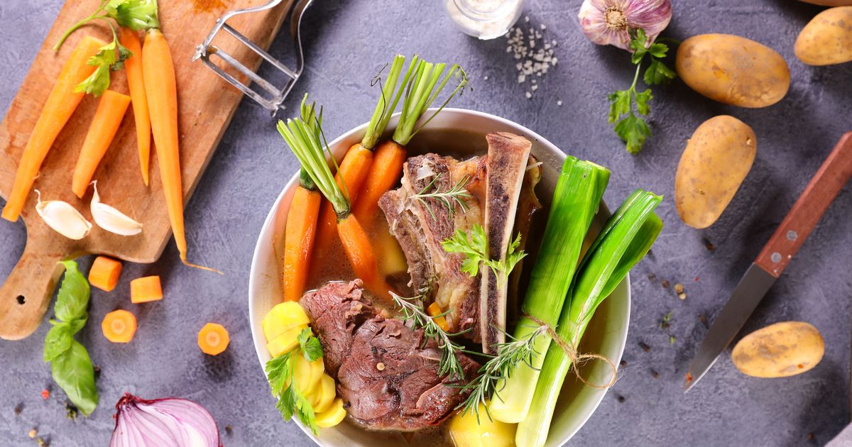 Pot-au-feu : retenez cette astuce, elle permet d’obtenir une viande ...