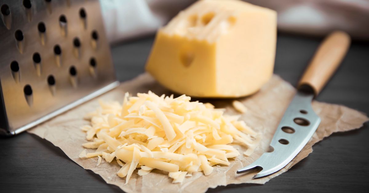 Fromage râpé : pourquoi est-il moins cher que le fromage entier