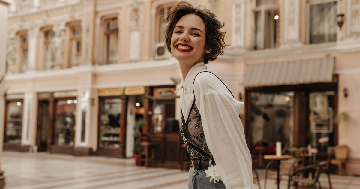 Tendance coiffure 2024 : cette coupe courte facile à vivre et très ...