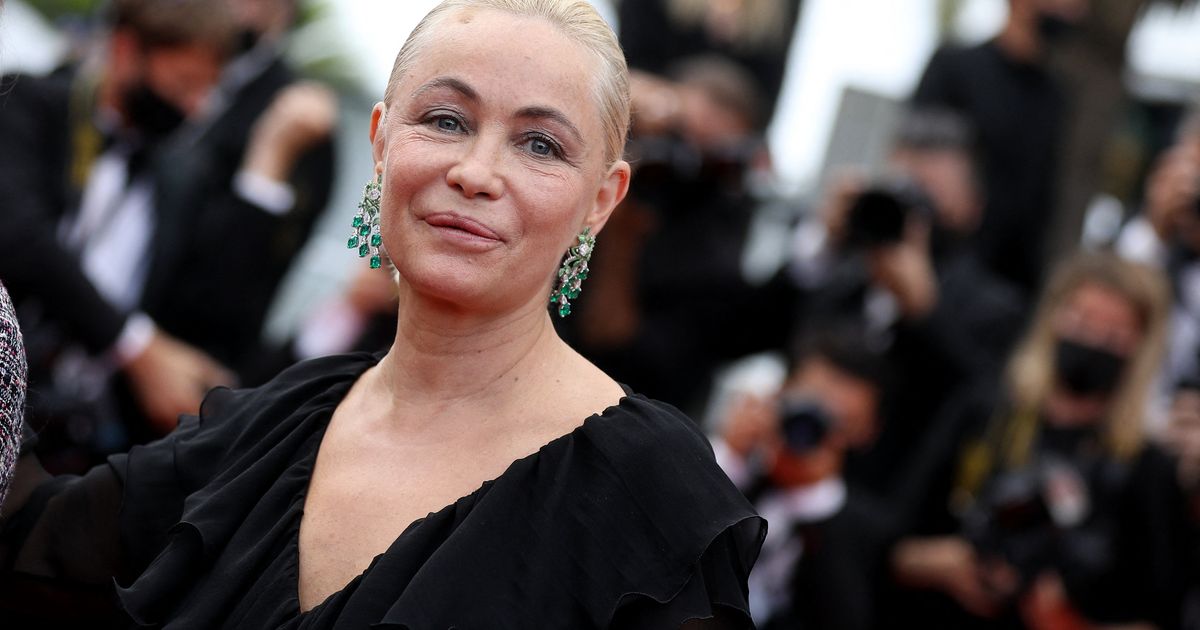 Emmanuelle Béart sublime avec une nouvelle coupe de cheveux, elle ...