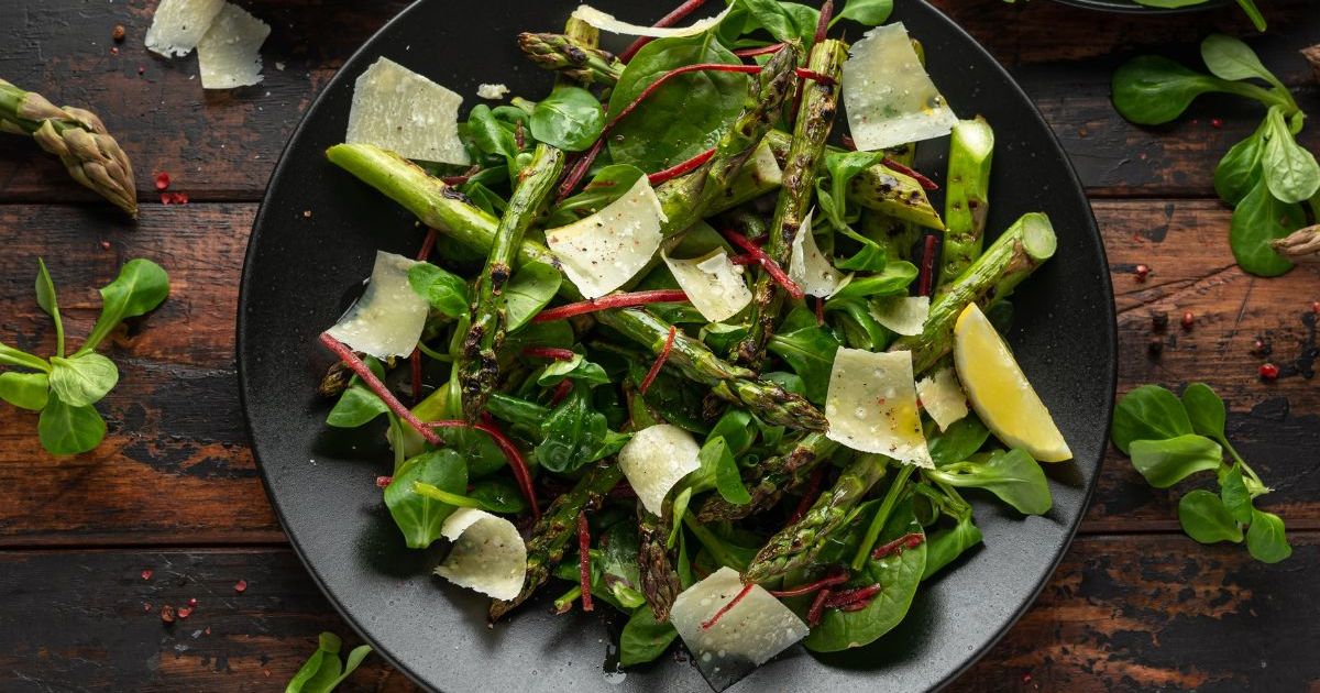 Cette salade facile et de saison est “la meilleure pour le printemps”