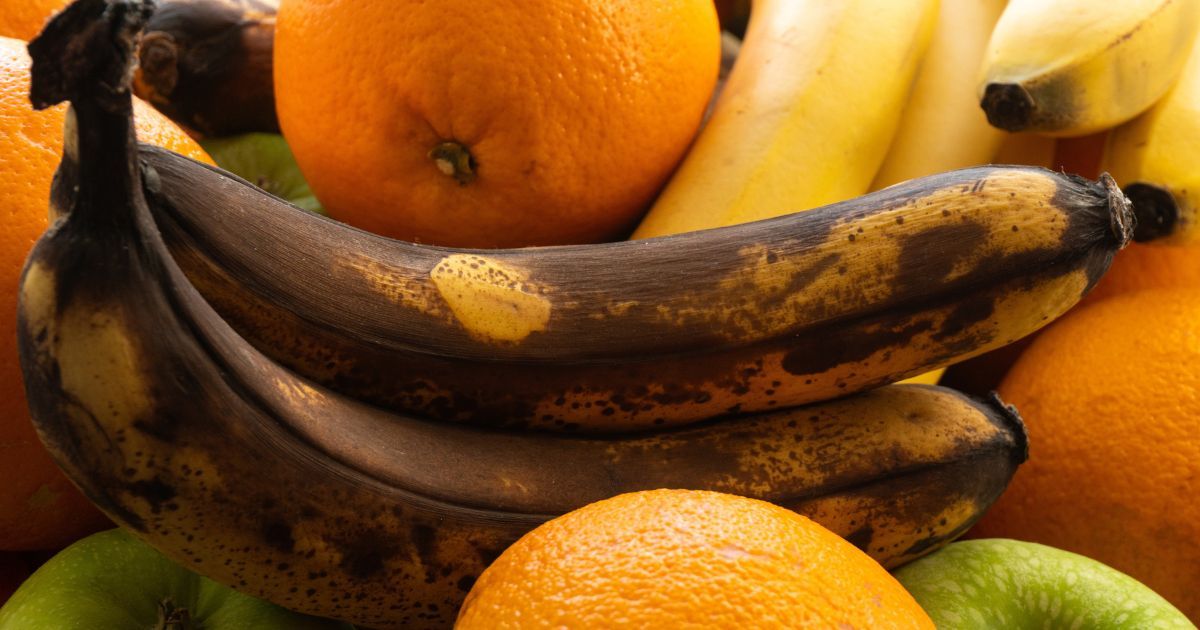 Voici la raison pour laquelle vos bananes noircissent si rapidement ...