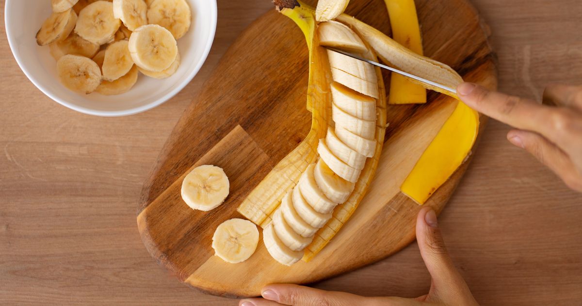 Conservez vos bananes coupées encore plus longtemps avec cette technique