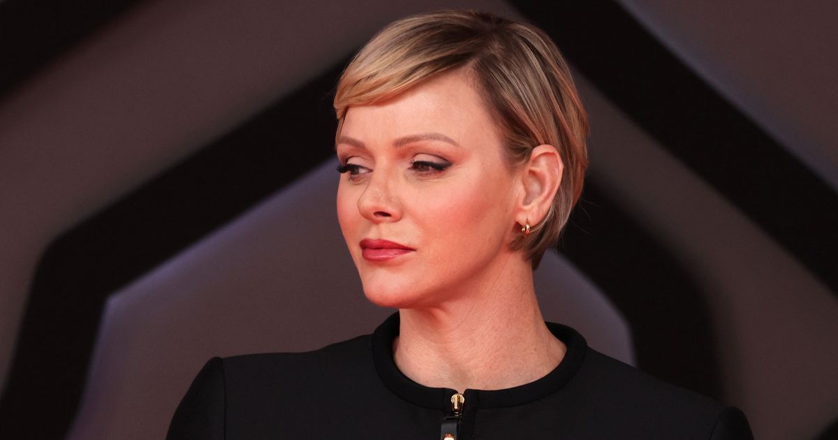 Charlène de Monaco adopte un look très original et chic, elle mélange ...