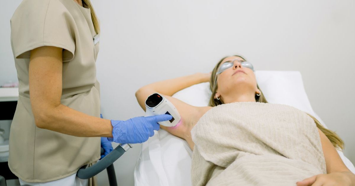 Épilation : esthéticiennes et infirmières peuvent maintenant utiliser ...