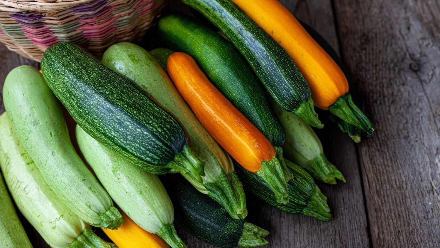 Cette nouvelle façon originale de manger des courgettes va devenir ...