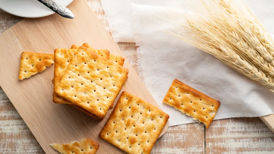 Préparez vos crackers apéritifs maison grâce à cette super recette à ...