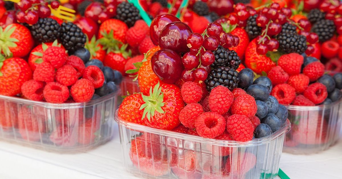 Ce que vous devriez mettre dans votre barquette de vos fruits rouges ...