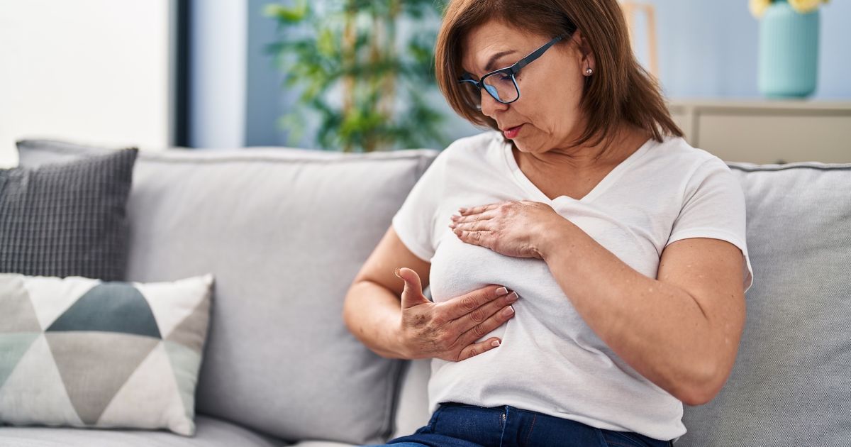 Cancer du sein : 5 signes bien moins connus que la grosseur qui doivent ...