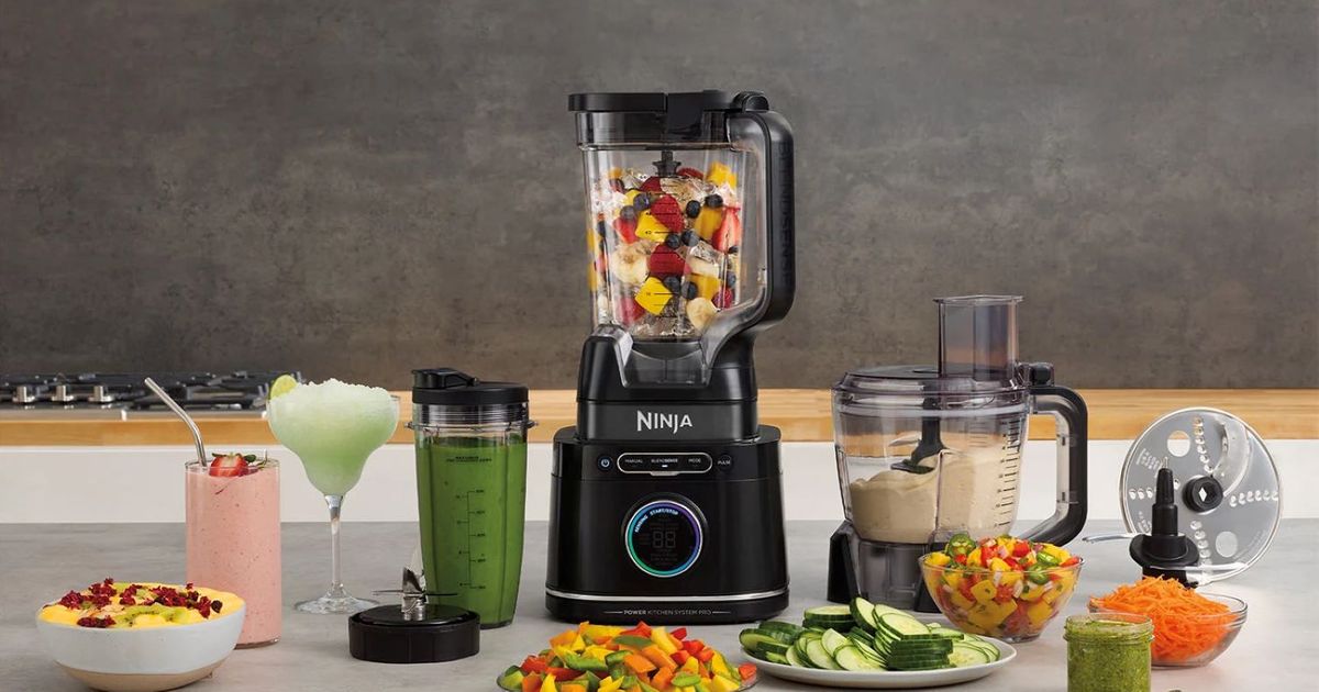Ninja sort son blender 3-en-1 intelligent à la puissance professionnelle