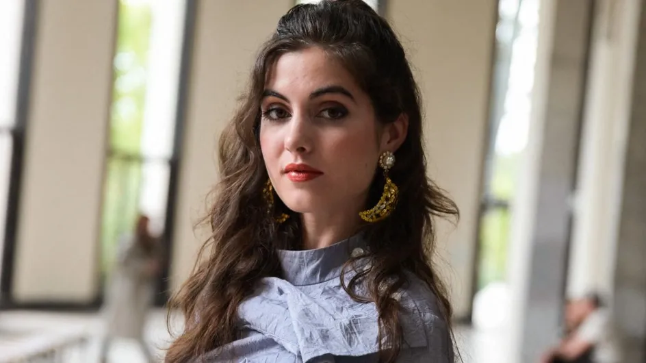 Les cheveux longs bouclés, c'est fini : Claire Chust de Scènes de ...