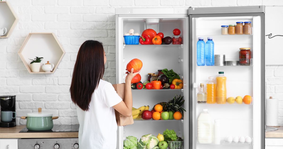 Cette manière de nettoyer votre frigo est la meilleure pour éviter tout risque d'intoxication ...