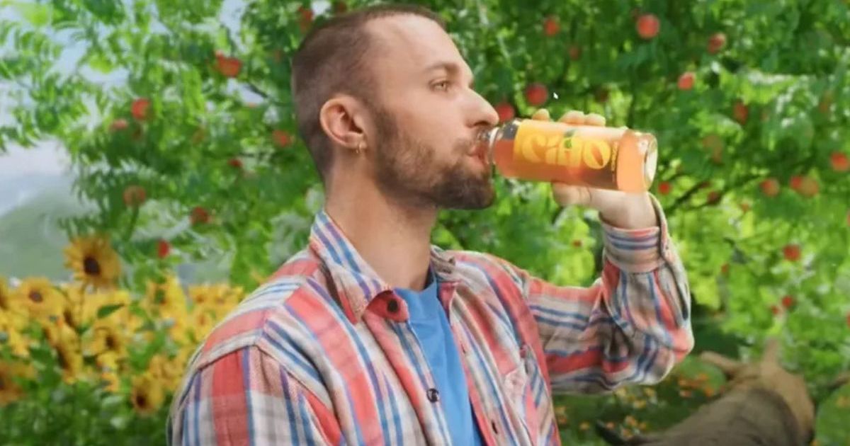 Squeezie lance sa propre marque de boissons : le prix des bouteilles dévoilé