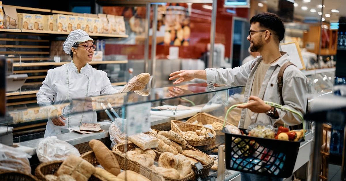 Voici enfin pourquoi le pain est souvent au fond dans les supermarchés