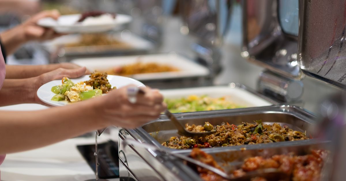 "Viandes à volonté" : ce buffet propose 8 sortes de viandes différentes ...