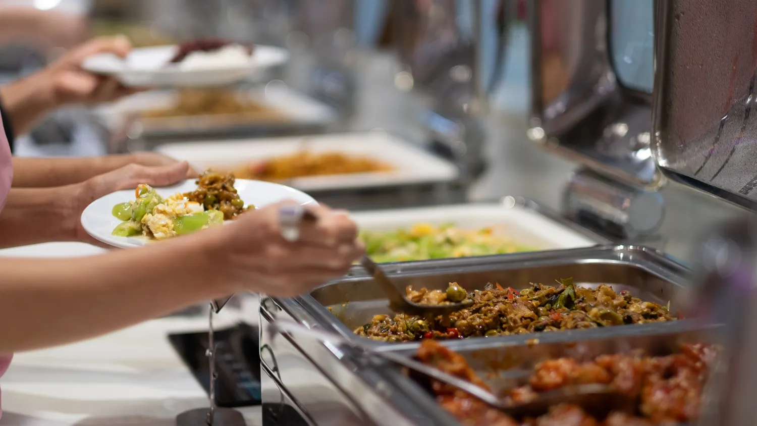 "Viandes à volonté" : ce buffet propose 8 sortes de viandes différentes ...