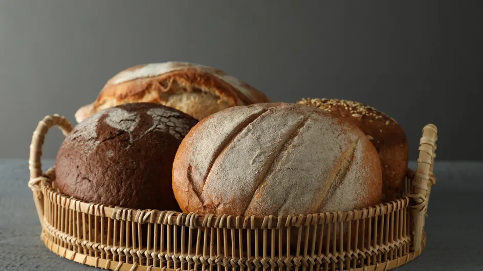 Connaissez-vous l'astuce de l'essuie-tout pour décongeler du pain en un ...