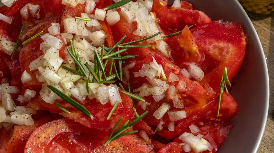 L’astuce de chef pour faire dégorger les tomates et qu’elles ne rendent ...