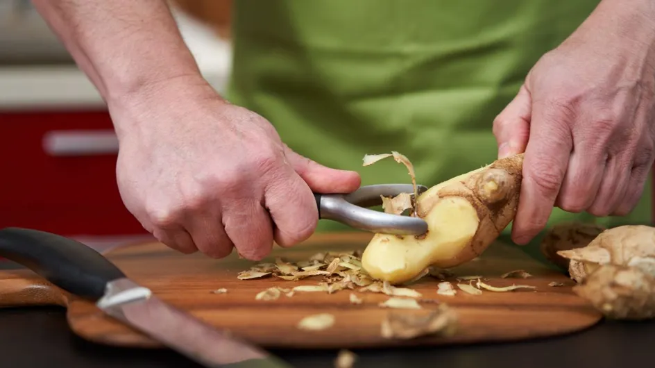 Cet ustensile est le meilleur moyen d'éplucher votre gingembre et ...