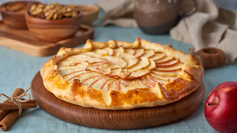 "La tarte fine aux pommes, c'est toute mon enfance" : ce chef français ...
